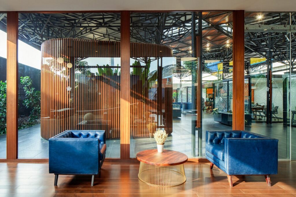 Exploring the Experience Center by CnT Architects - Launch Up Now